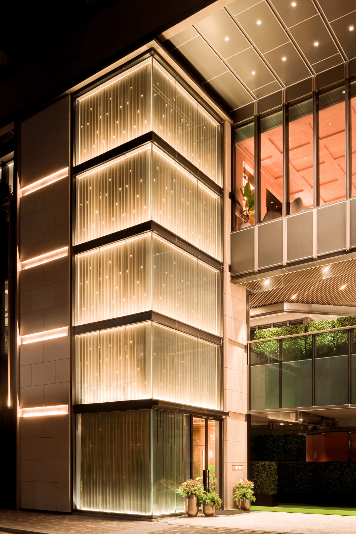 one soho - via.
